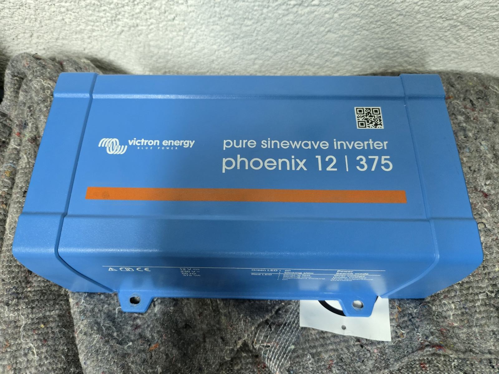 Prodajem Inverter Victron Phoenix 12V DC/220V AC, 375W