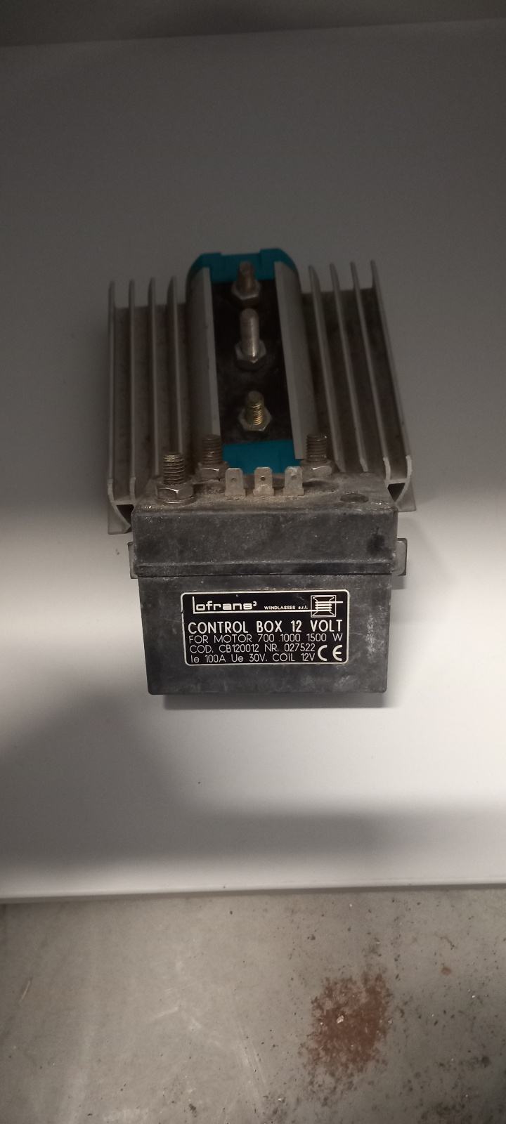 Relej i razdjelnik punjena