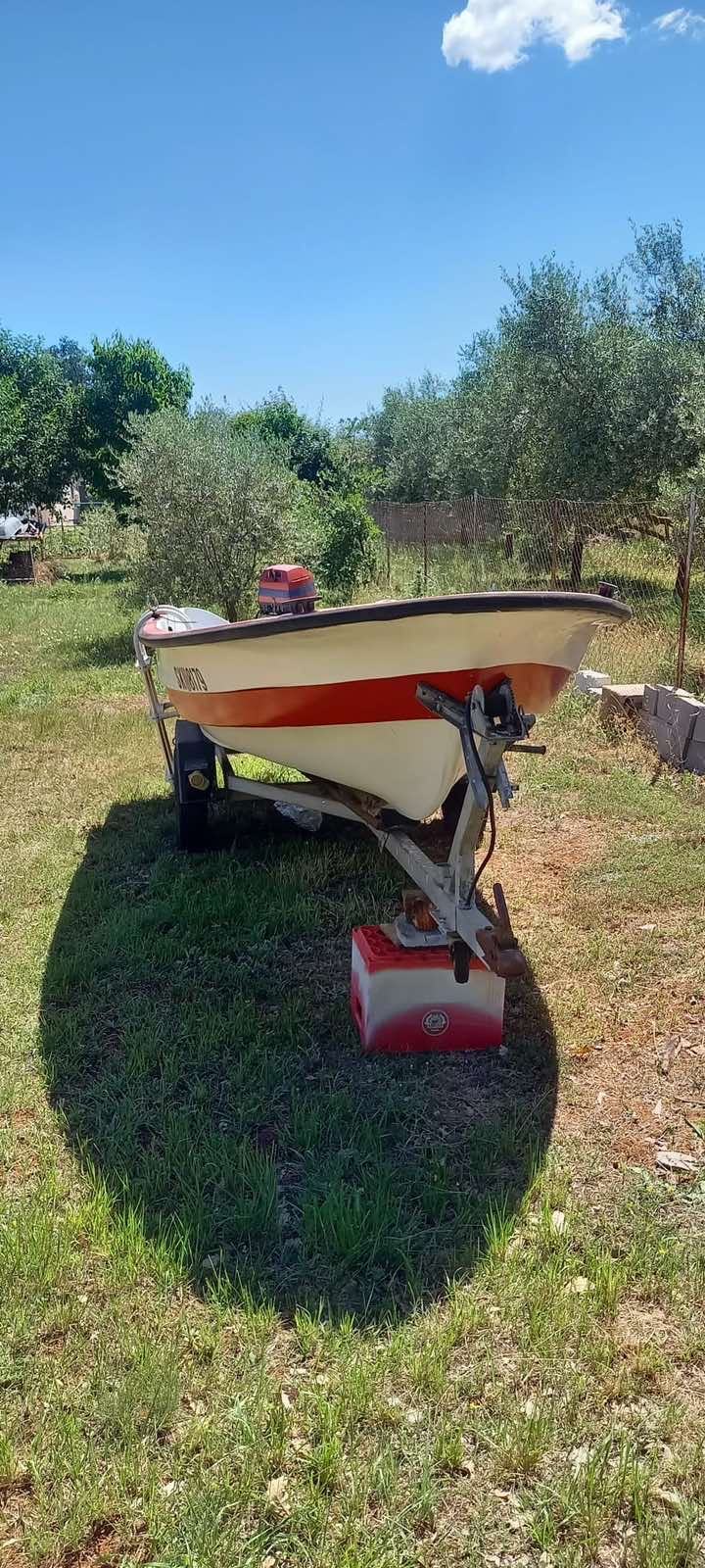 Čamac Elan 402 sa motorom