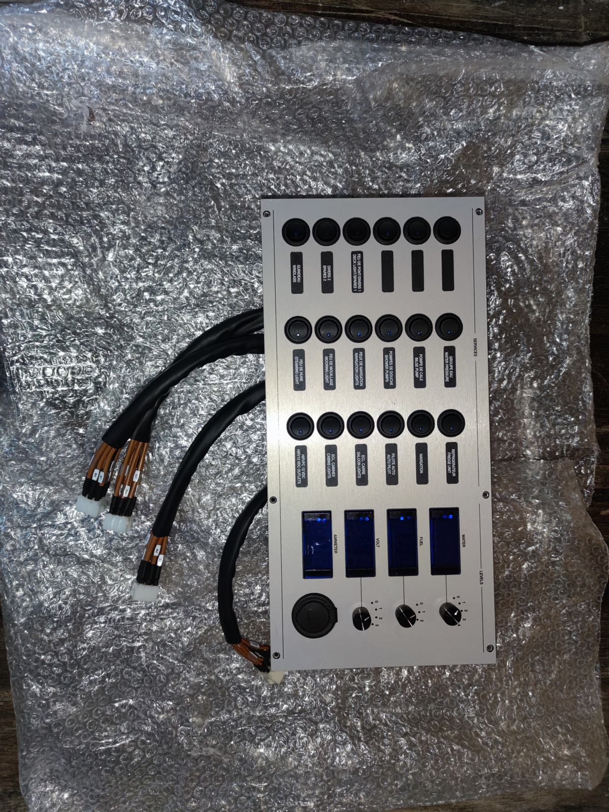 Kontrolni panel (DUFOUR 560)