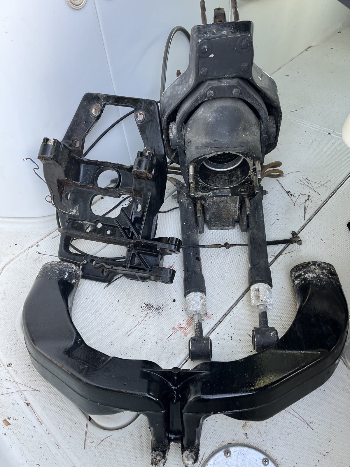 Mercruiser transom Bravo