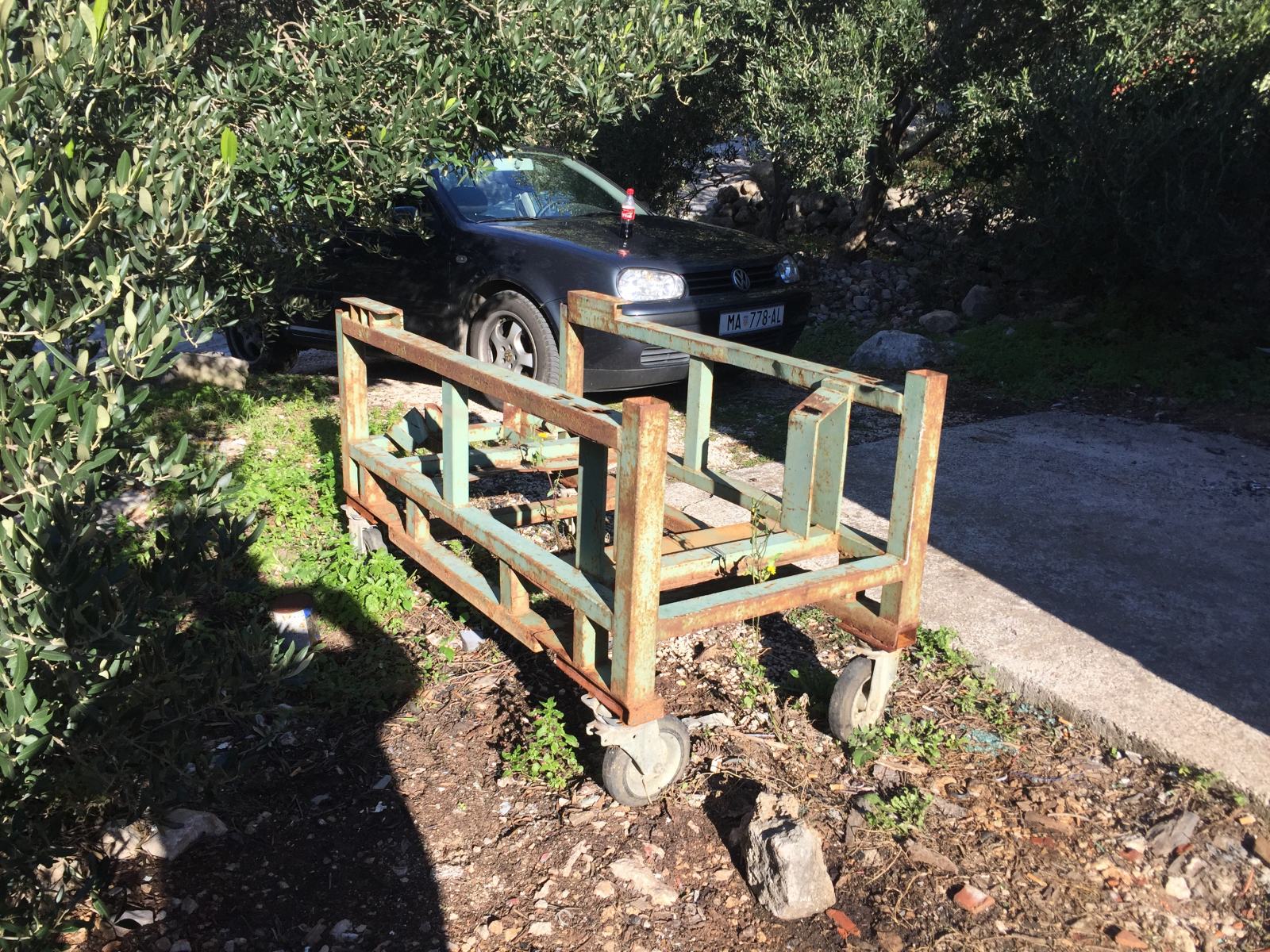 Postolje za motor