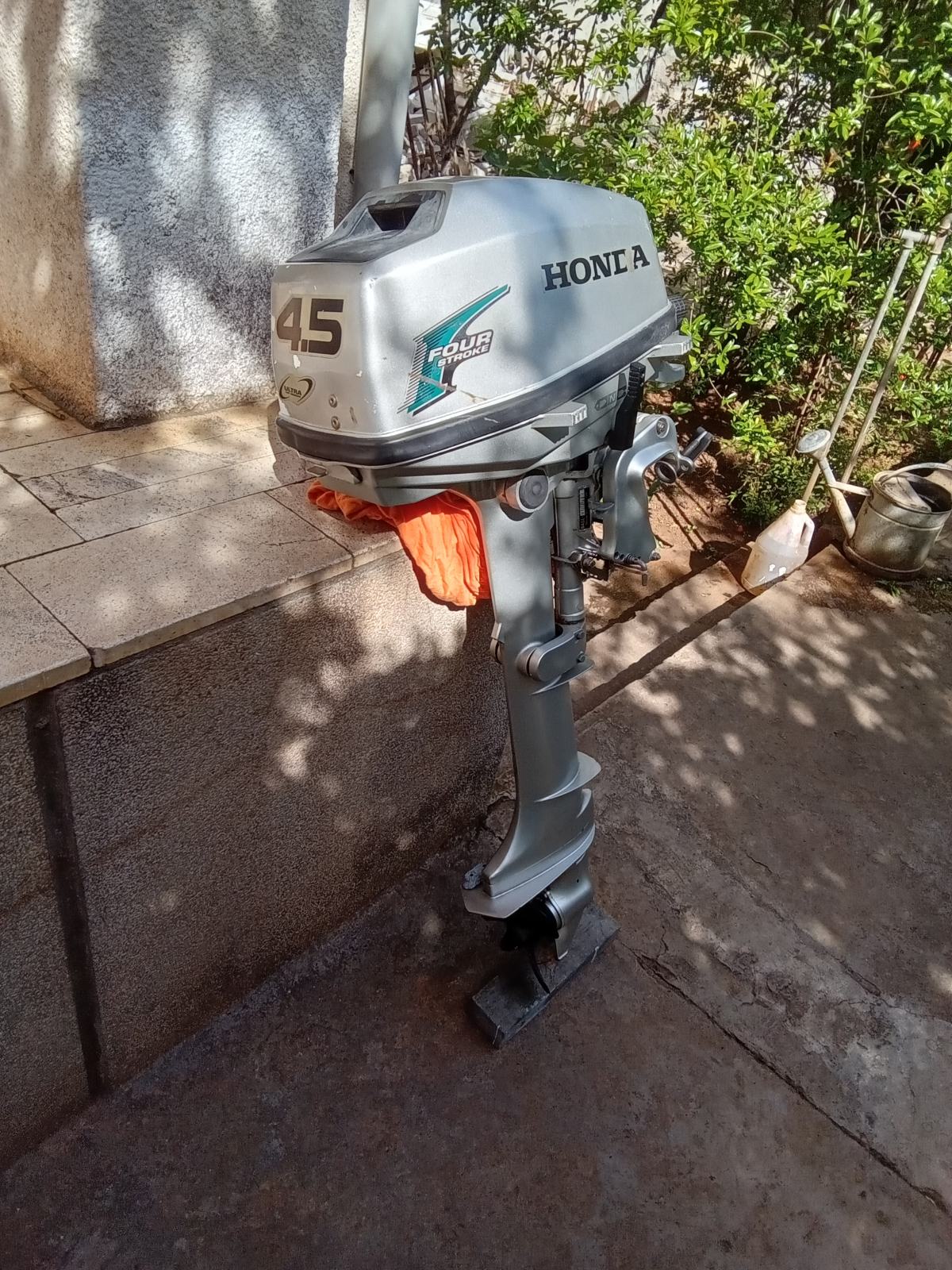 prodajem hondu 4,5 duga osovina