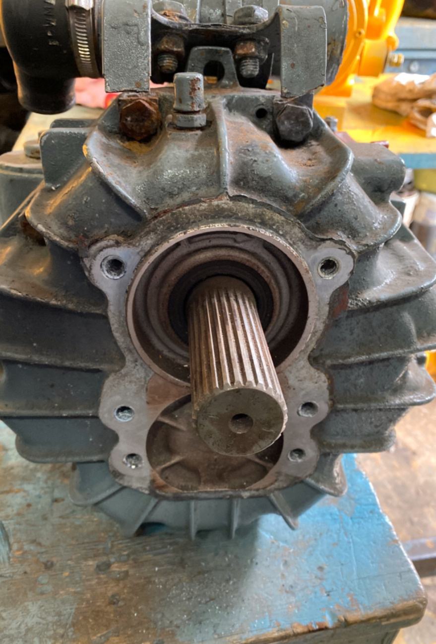 Rabljenu, u vrlom dobr. stanju hidraulicni ZF 25A, omjer 2:1