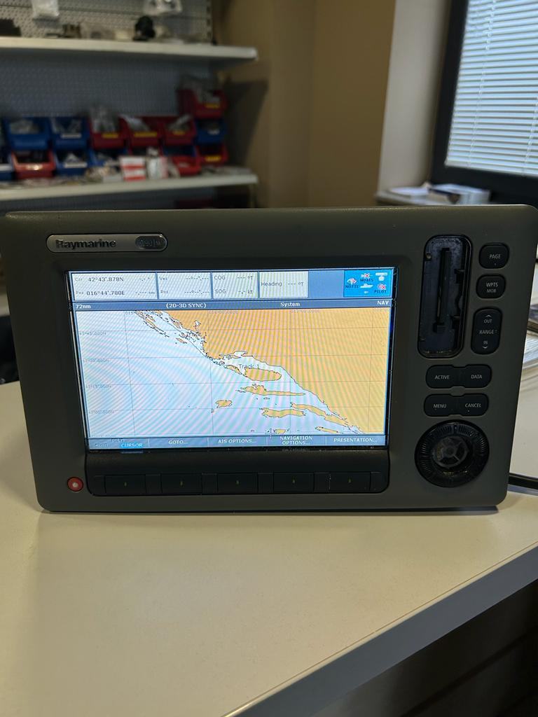 Raymarine E90W