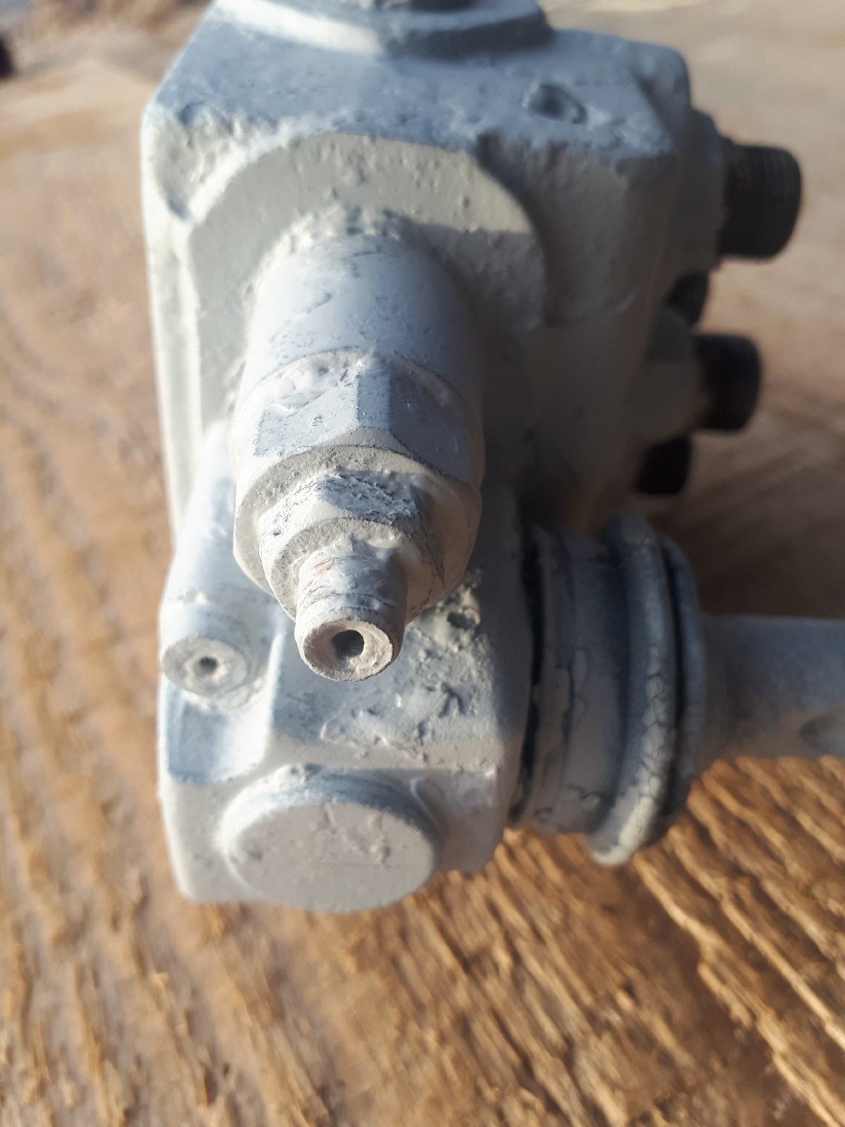 RAZVODNIK I HIDROMOTOR