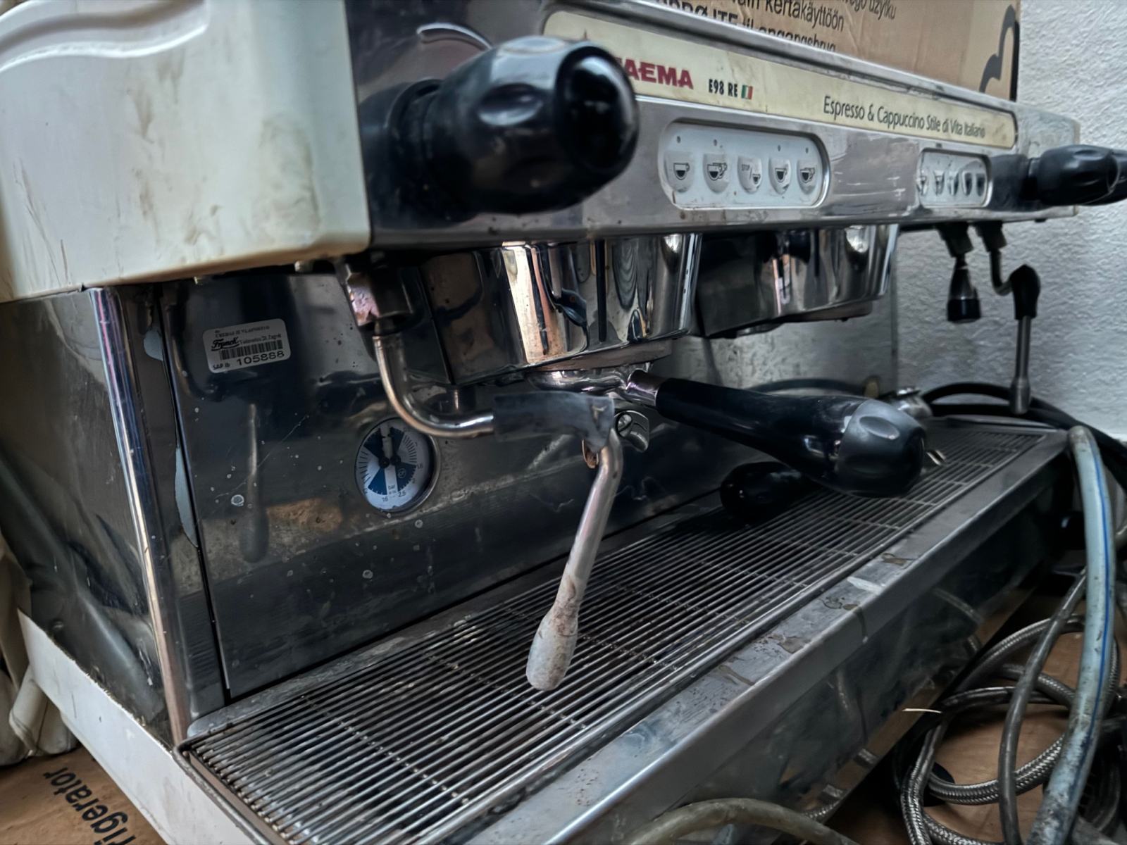 Aparat za kavu FAEMA E98 RE, ispravan, trifazni priključak, 500€