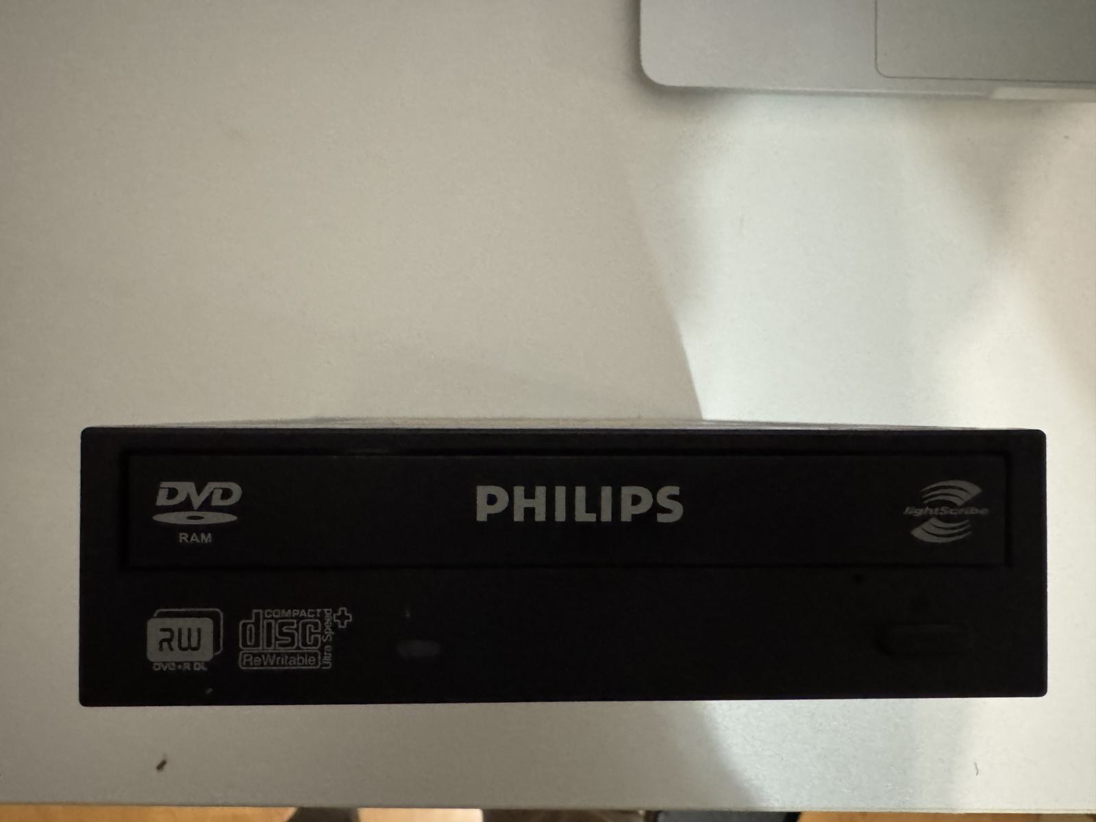 DVD-RW Phillips ATA / IDE / PATA pržilica - CD ROM