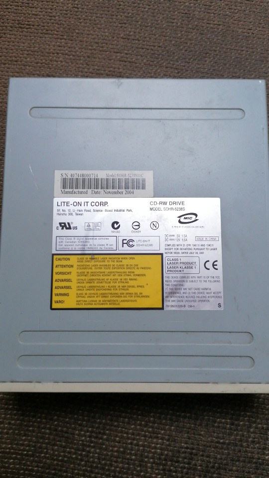 Prodaje čitač CD-a za PC