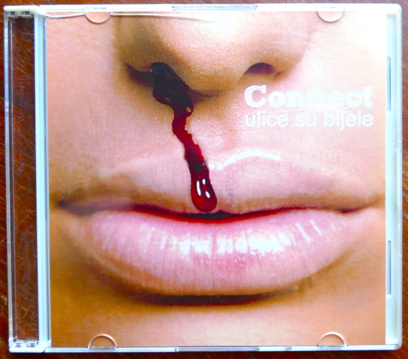 Connect: Ulice su bijele