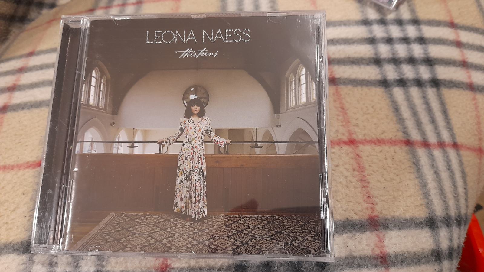 Leona Naess