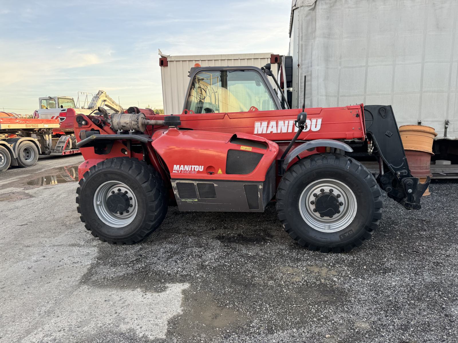 MANITOU MlLT 845