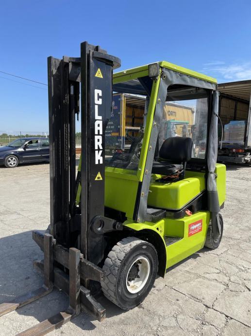 VILIČAR CLARK DIESEL - 1997. god. AUTOMATIK - VILJUŠKAR U ZAGREBU