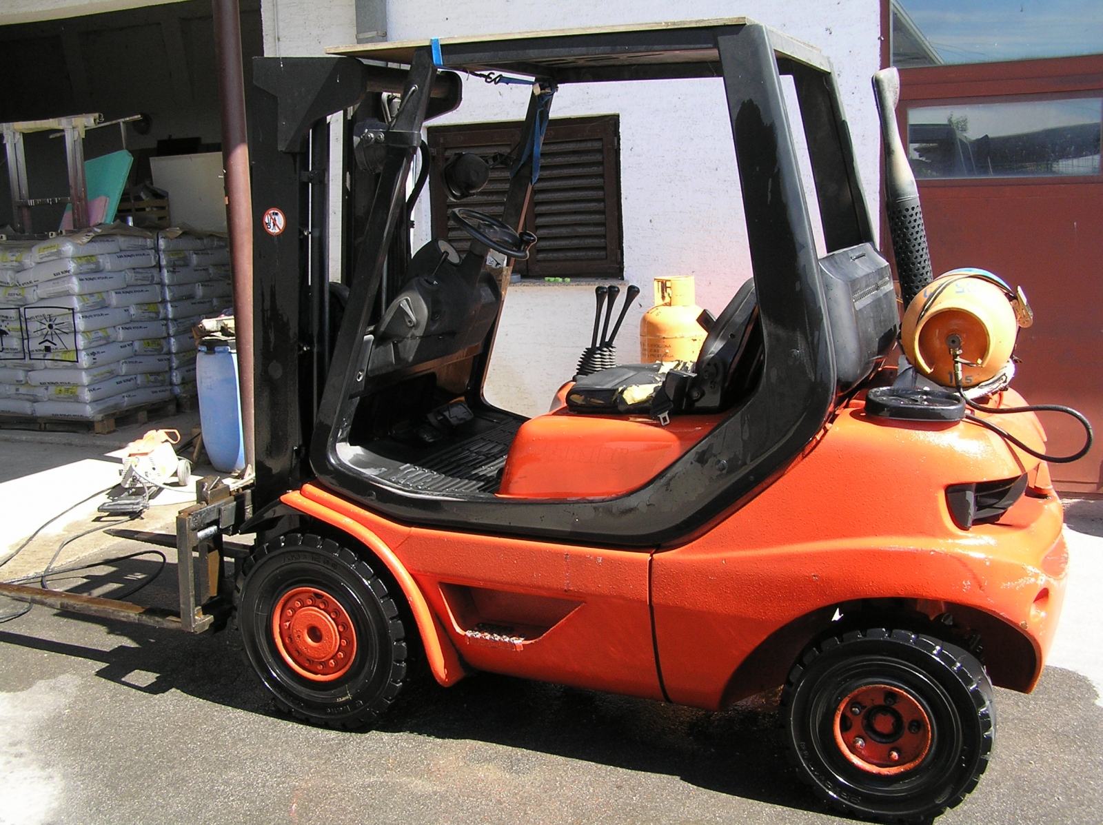 Viličar linde 2t plinski