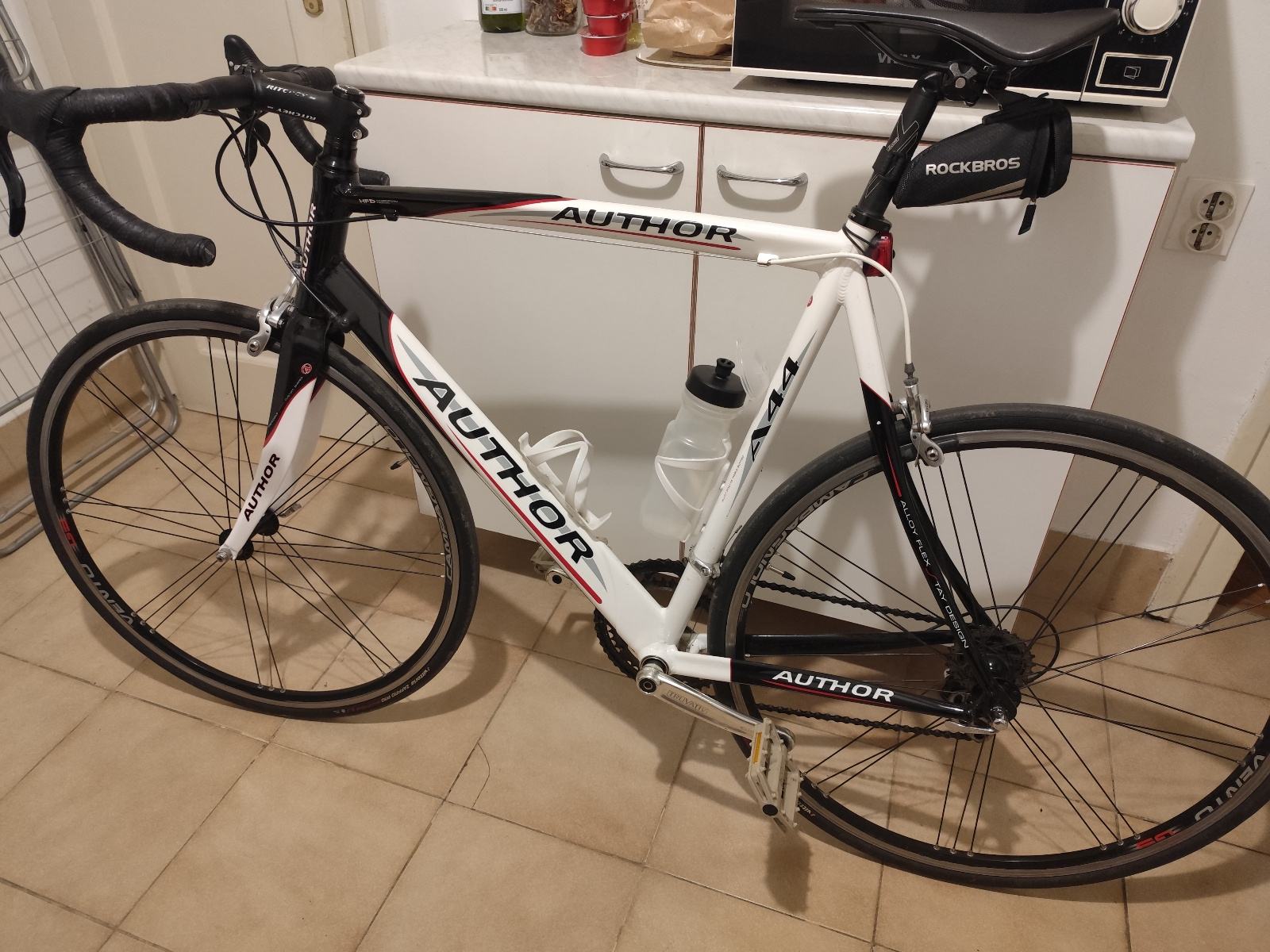 Cestovni bicikl Author A44