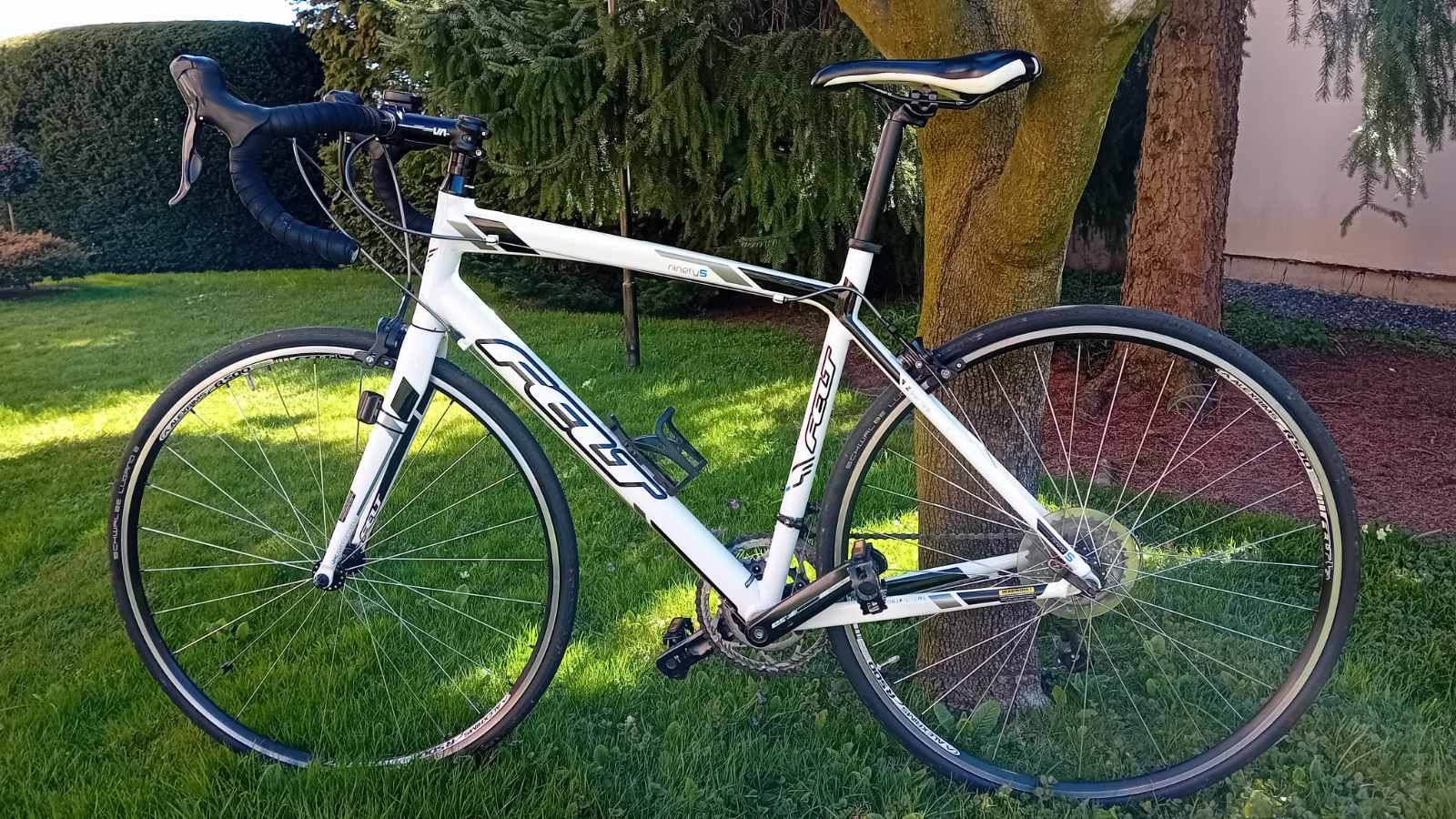 Cestovni bicikl FELT - Z95