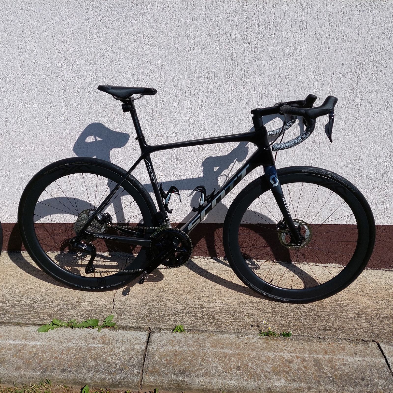 Scott Addict 10 disc, 105 R7100 Di2