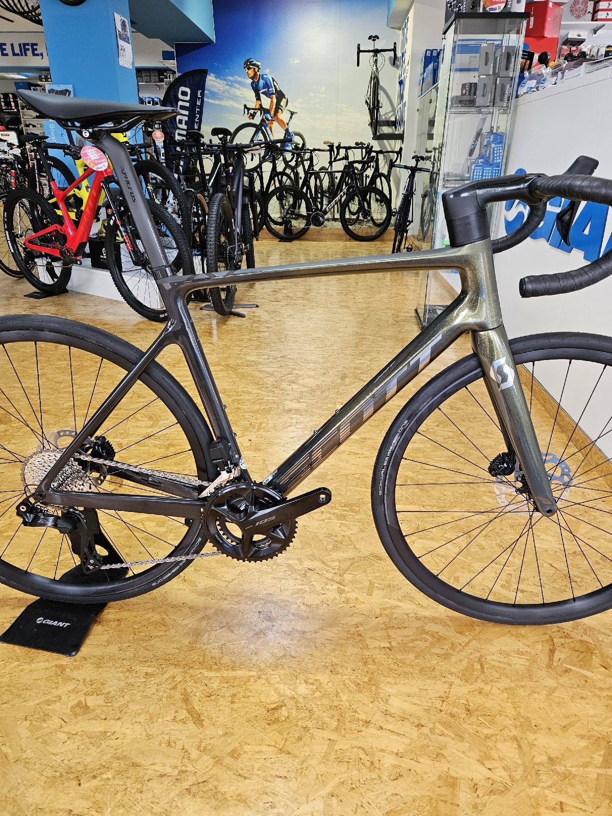 Scott Addict RC 40 model 2023g AKCIJA - 30%