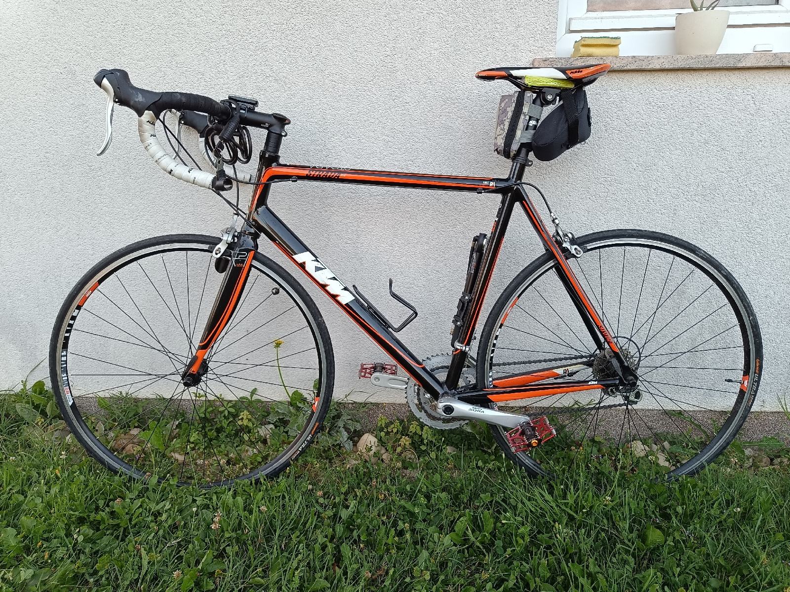 Specijalka KTM Strada 800