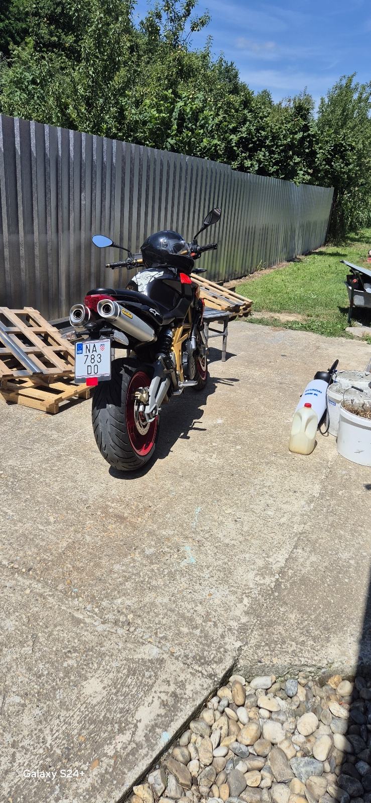 Aprilia Shiver 750 750 cm3, 2007 god.