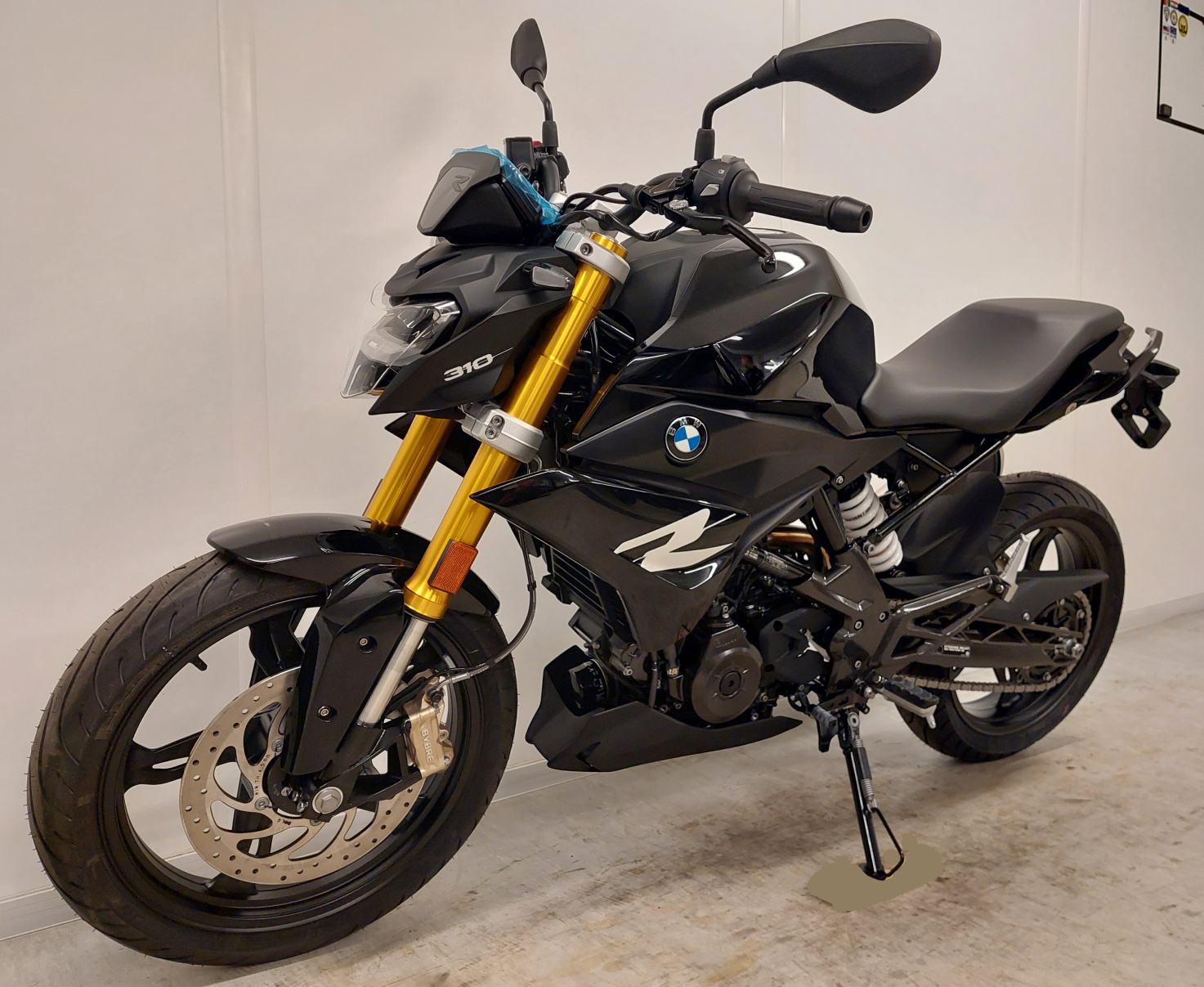 BMW G 310 R BLACK ABS NOVO G310R 313 cm3, 2024 god.
