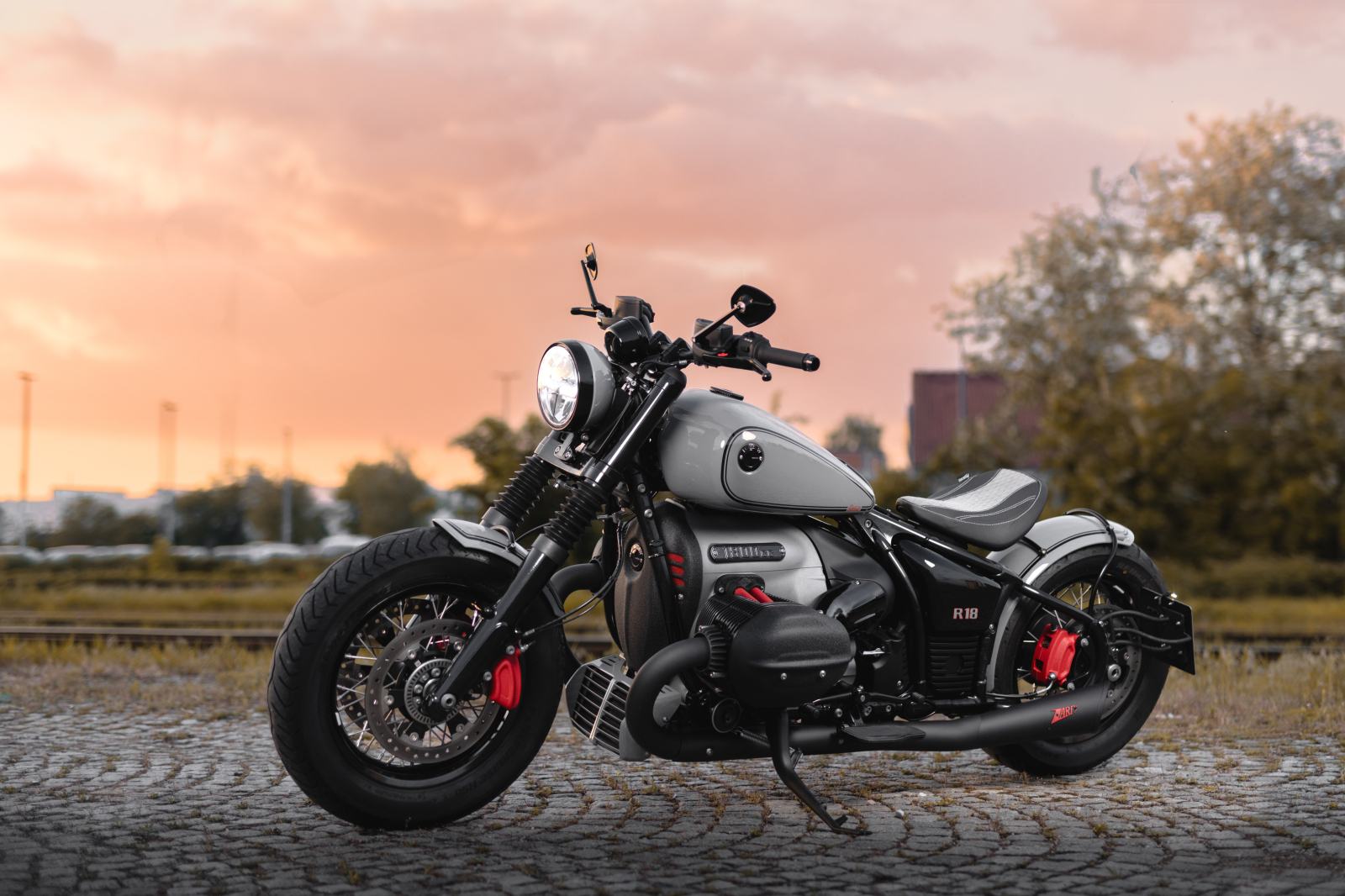 BMW R18 Bobber by Incerum, 2021 god.