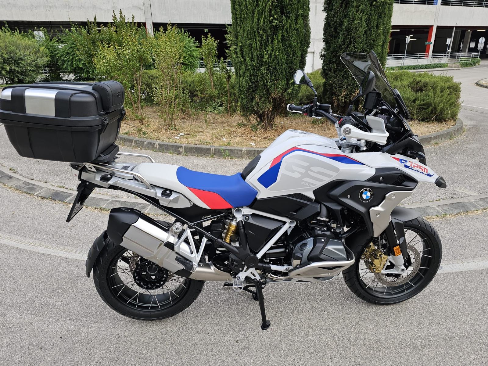 BMW R1250 GS 1254 cm3, 2022 god.