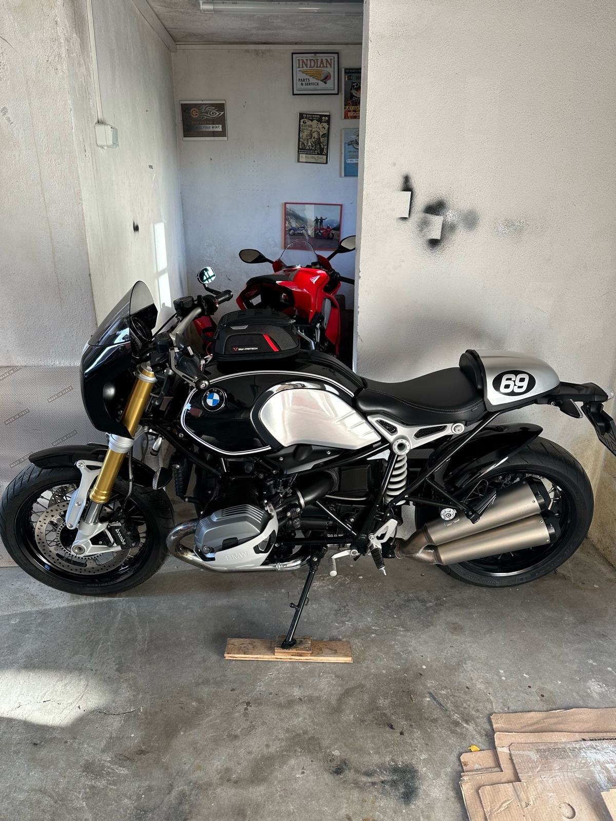 BMW Rninet 1200 1200 cm3, 2016 god.
