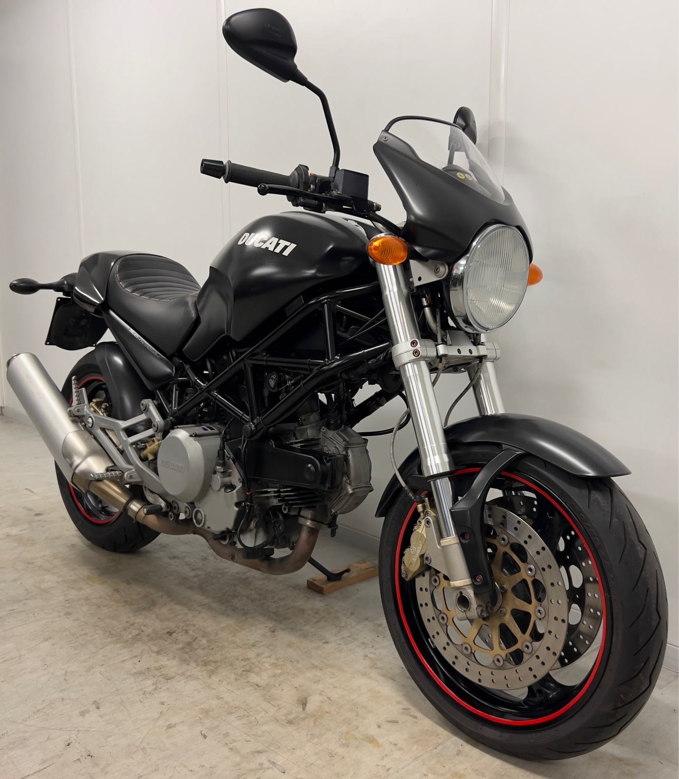 Ducati Ducati Monster 620 dark i.e. 618 cm3, 2004 god.