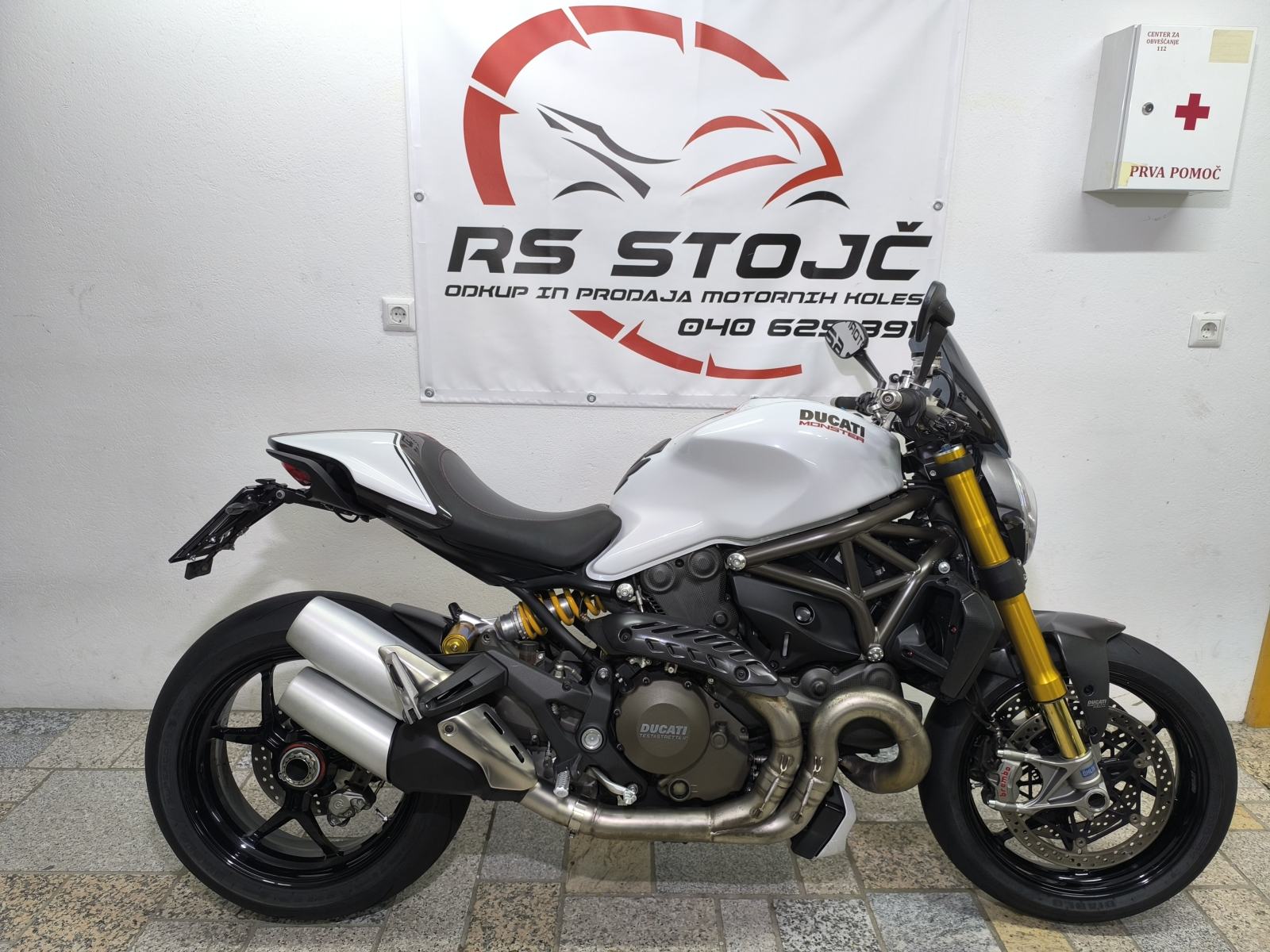 Ducati MONSTER 1200 S ABS TC PUNO OPREME TOP STANJE 1200 cm3, 2015 god.