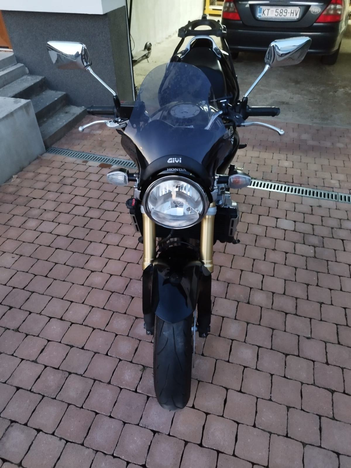 Honda CB600F Hornet 599 cm3, 2006 god.