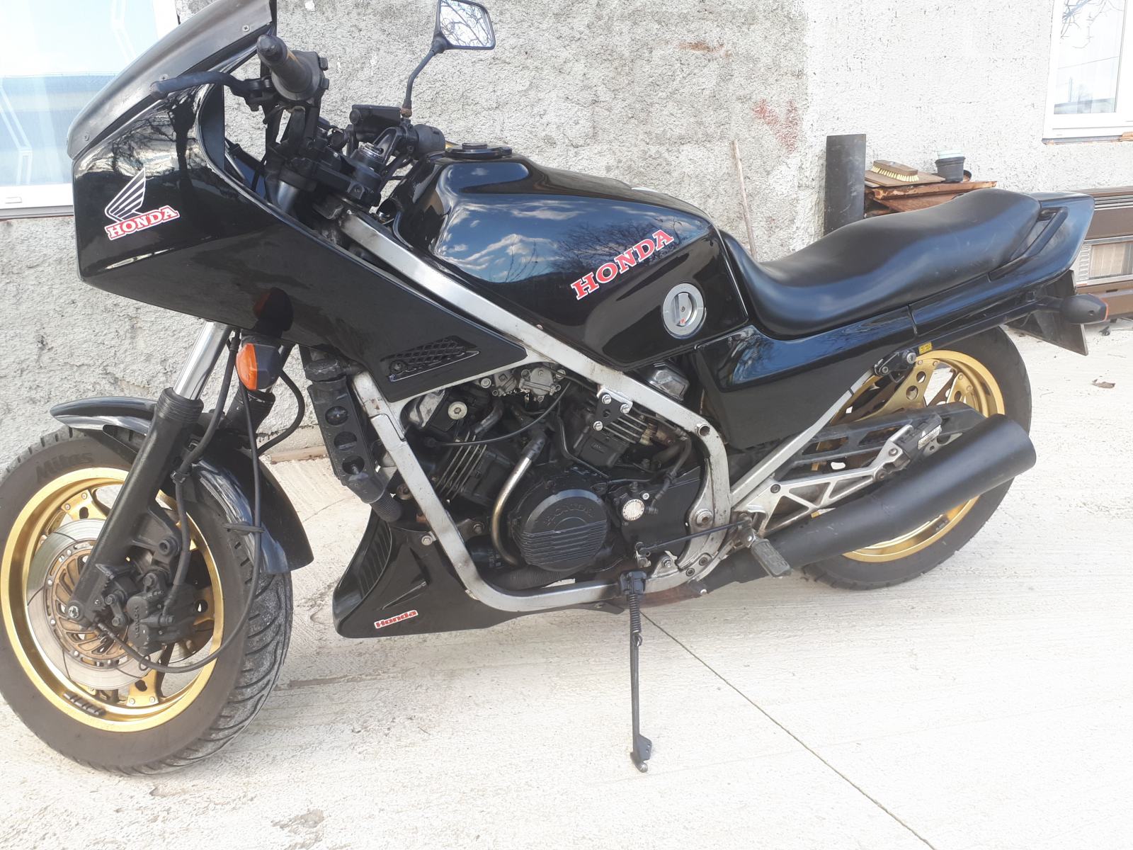 Honda VF 750F Interceptor 750 cm3, 1983 god.