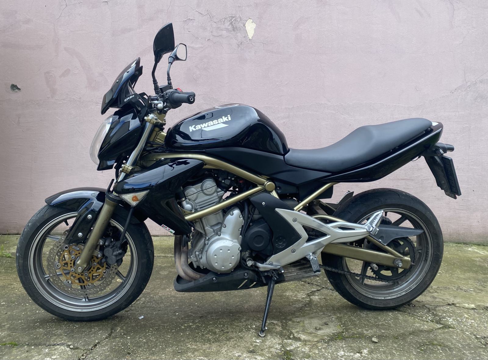 Kawasaki er6n 649 cm3, 2006 god.