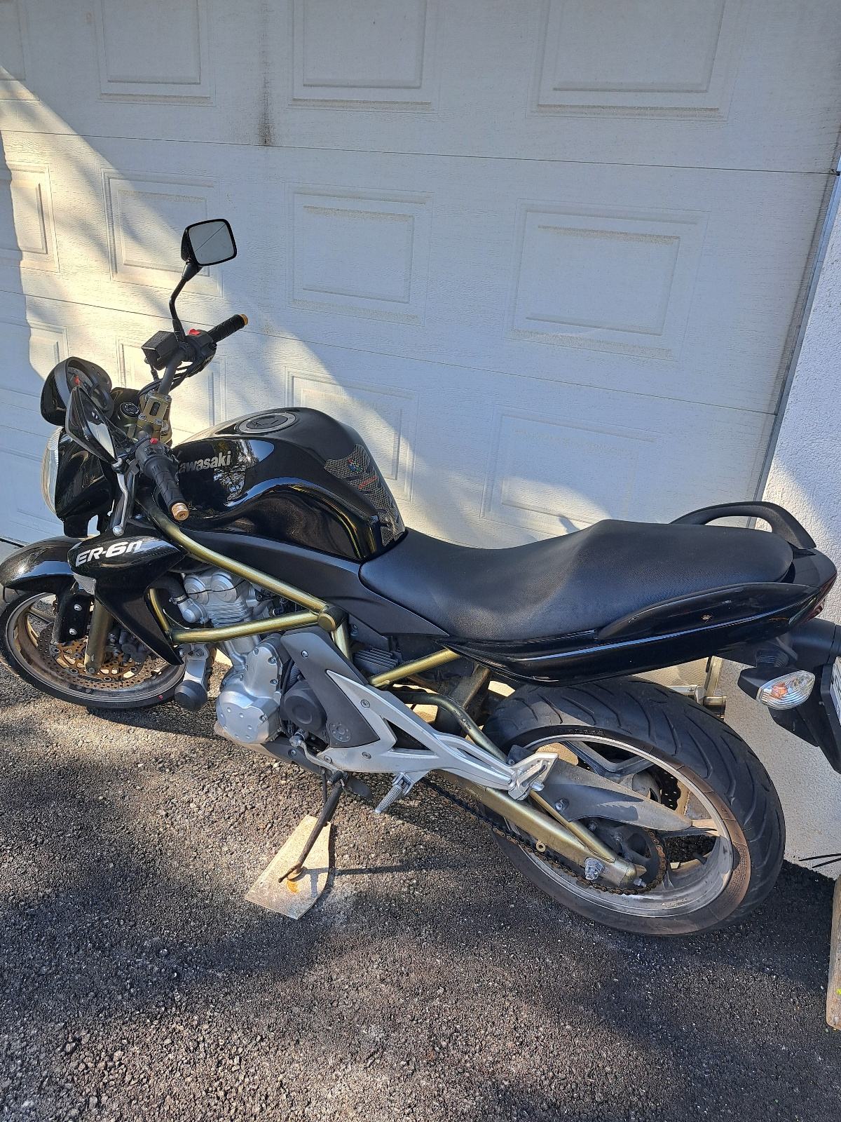 Kawasaki er6n 649 cm3, 2006 god.