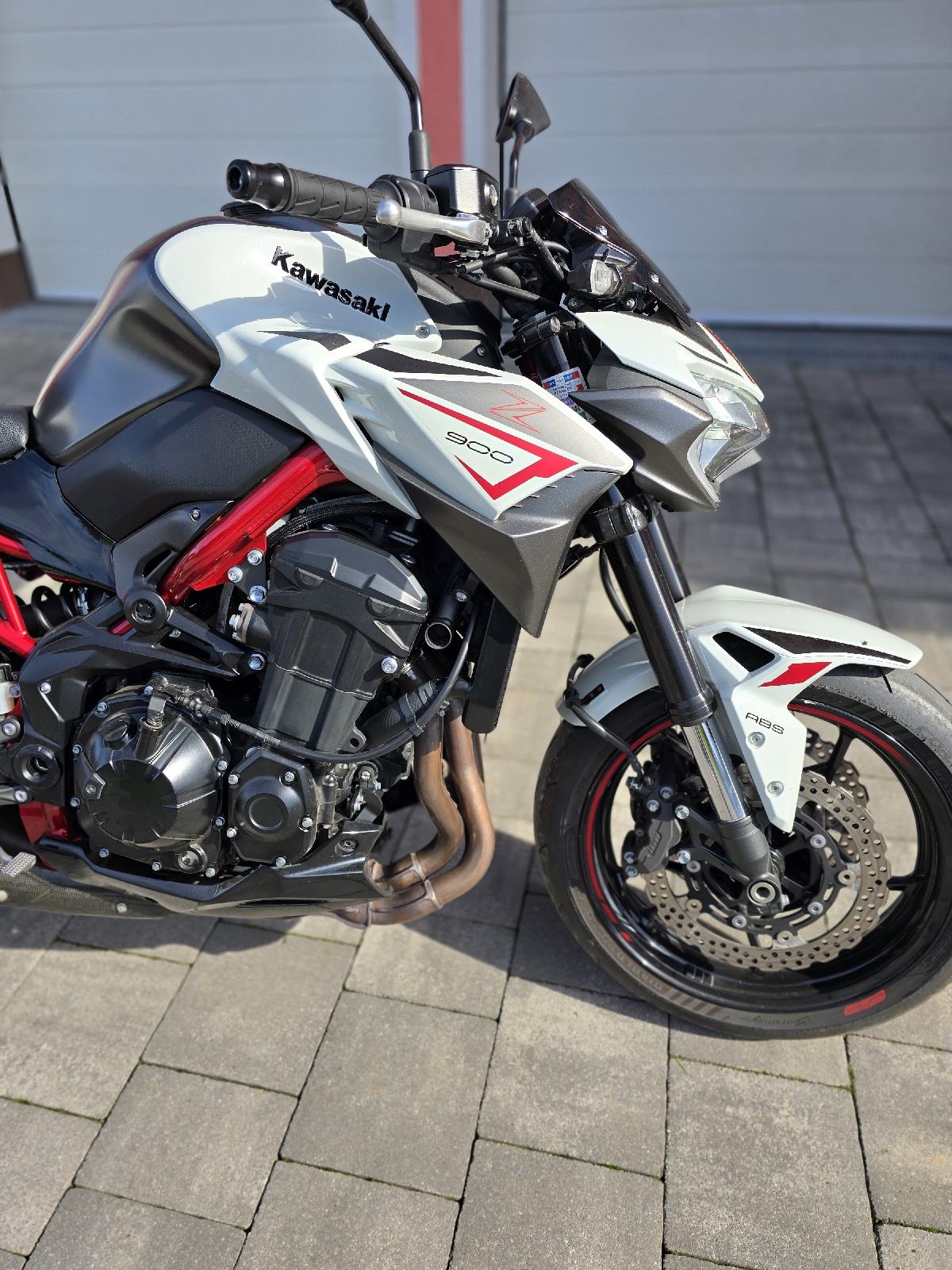 Kawasaki Z900. AKRAPOVIC, 2022 god.