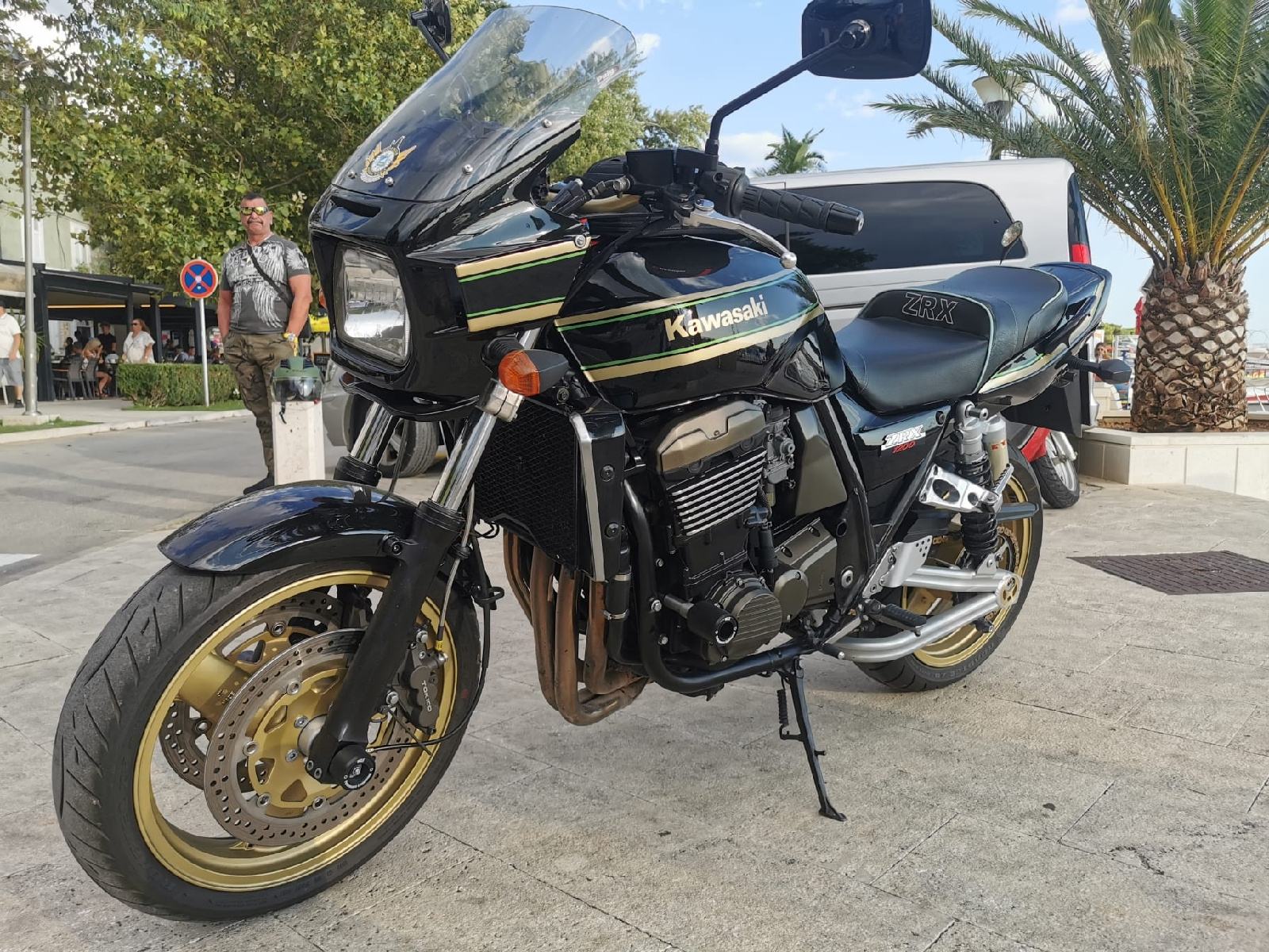 Kawasaki Zrx 1200 cm3, 2004 god.