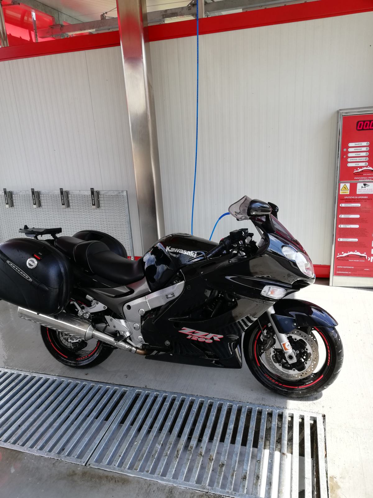 Kawasaki Zzr1200 1200 cm3, 2004 god.