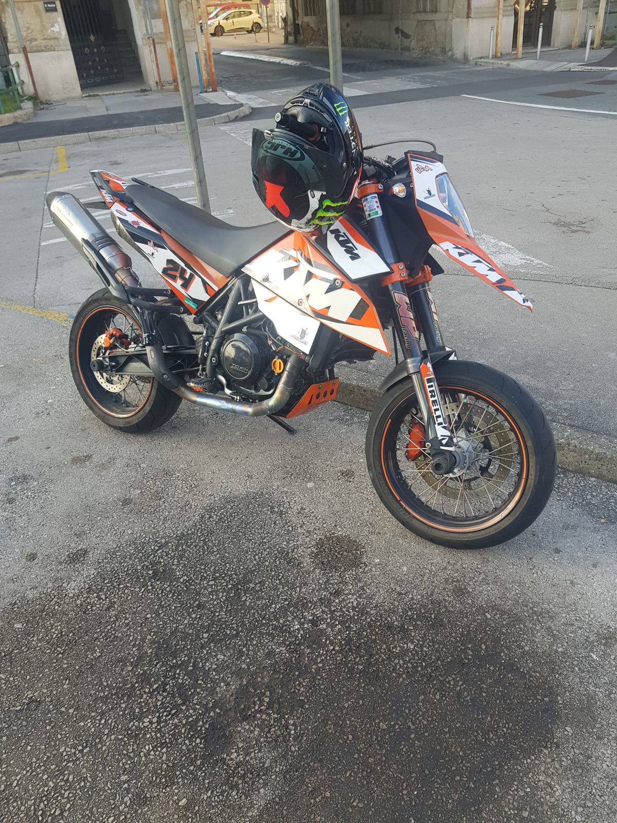 KTM 690 SM 690 cm3, 2009 god.