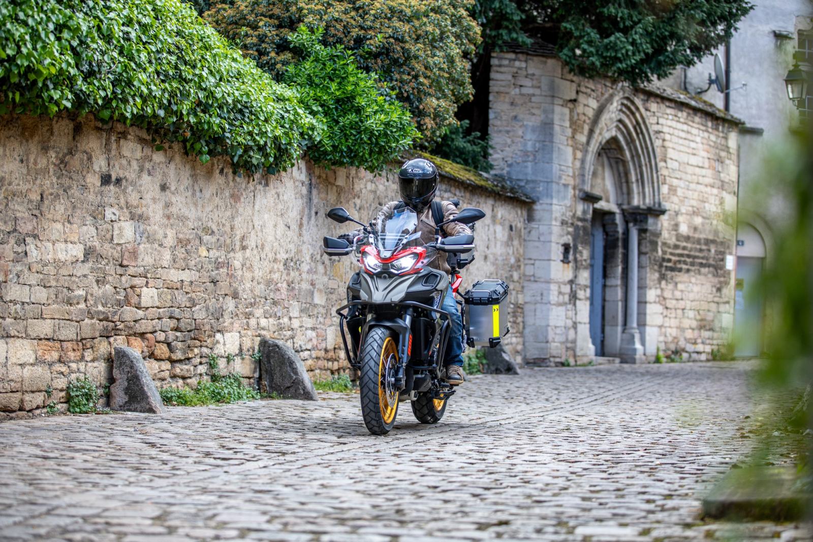 Qjmotor SRT 800 SX, 2024 god.