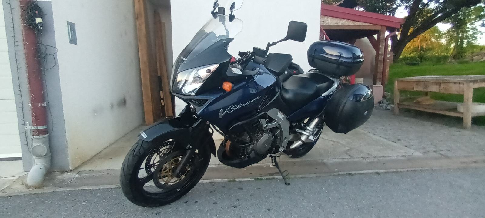 Suzuki dl 1000 V Storm 1000 cm3, 2004 god.