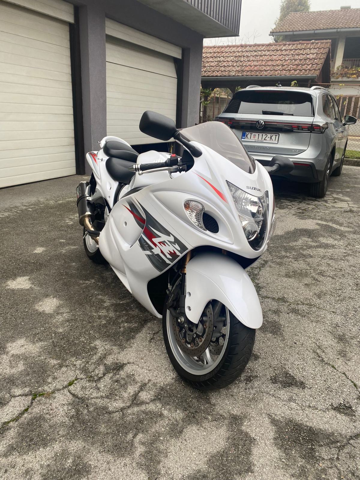 Suzuki GSX1300R Hayabusa 1340 cm3, 2015 god.