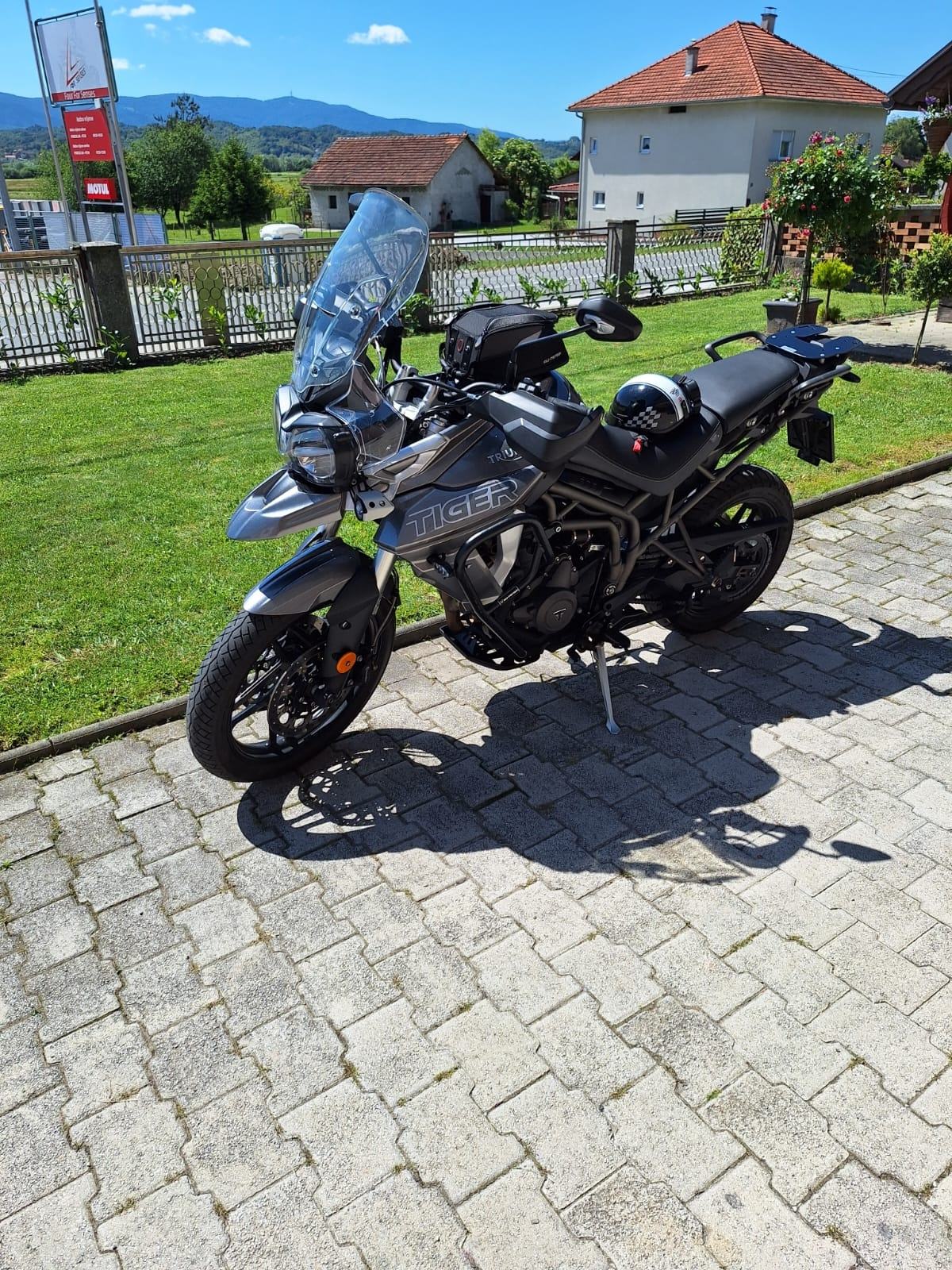Triumph Tiger 800 XRT 800 cm3, 2018 god.