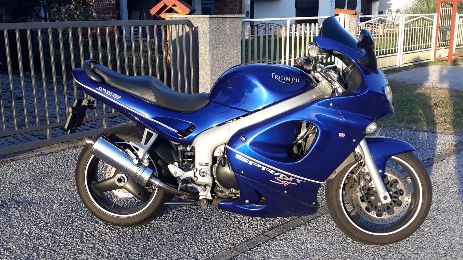 Triumph 955 sprint st, 2001 god.