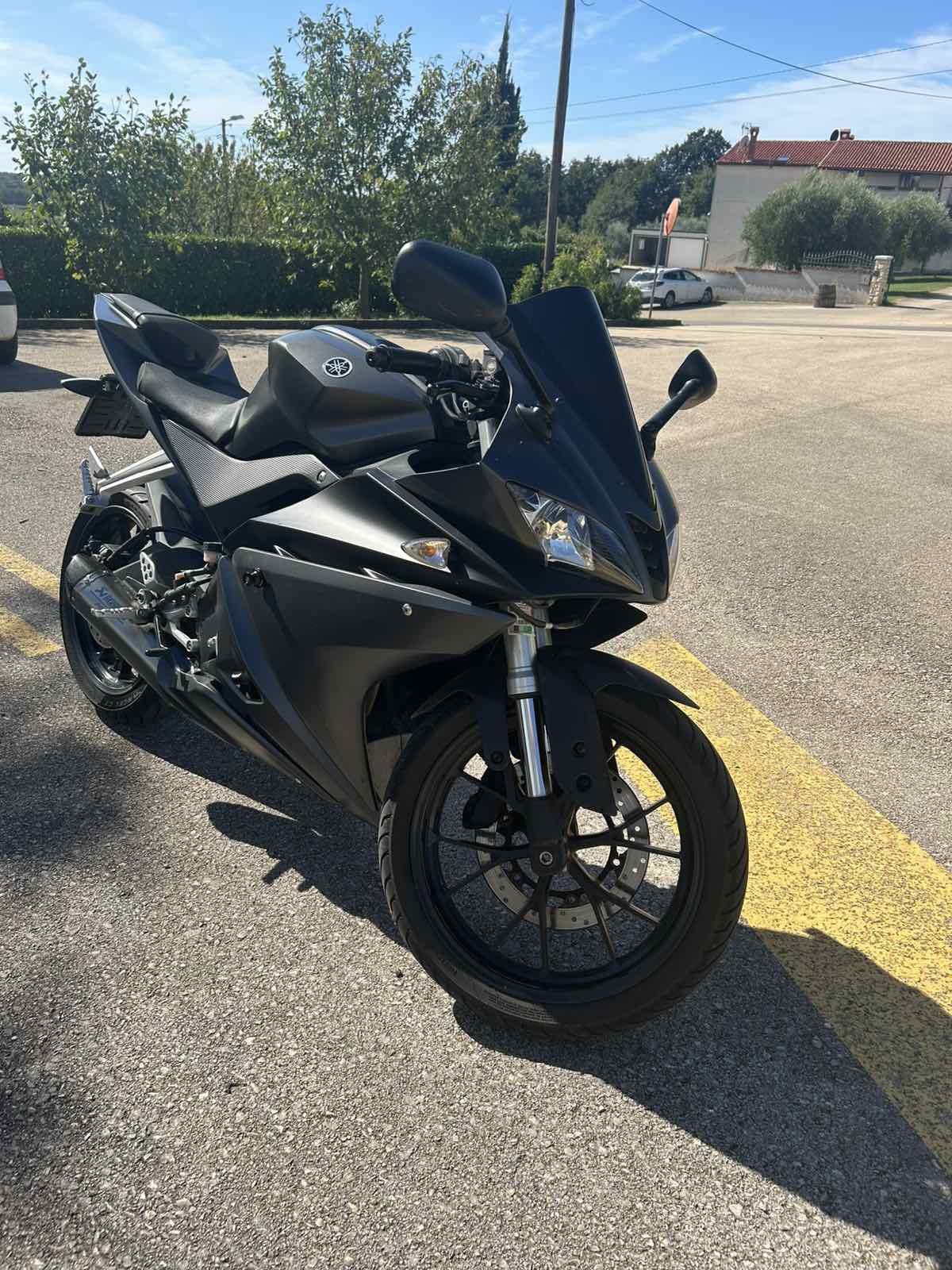 Yamaha R125 125 cm3, 2017 god.