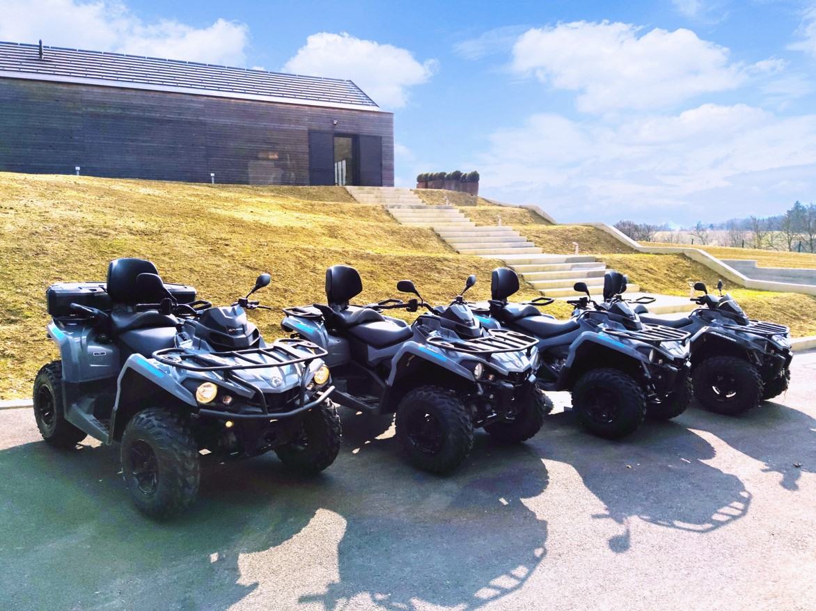 BRP CAN AM OUTLANDER MAX 450 DPS (2 kom) + 570 DPS (2 kom), 2021 god.