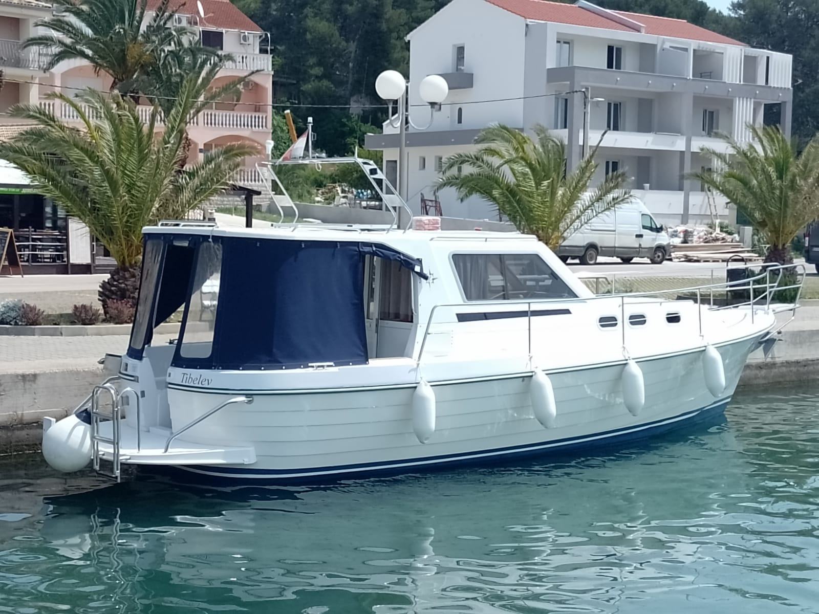 charter adria 1000