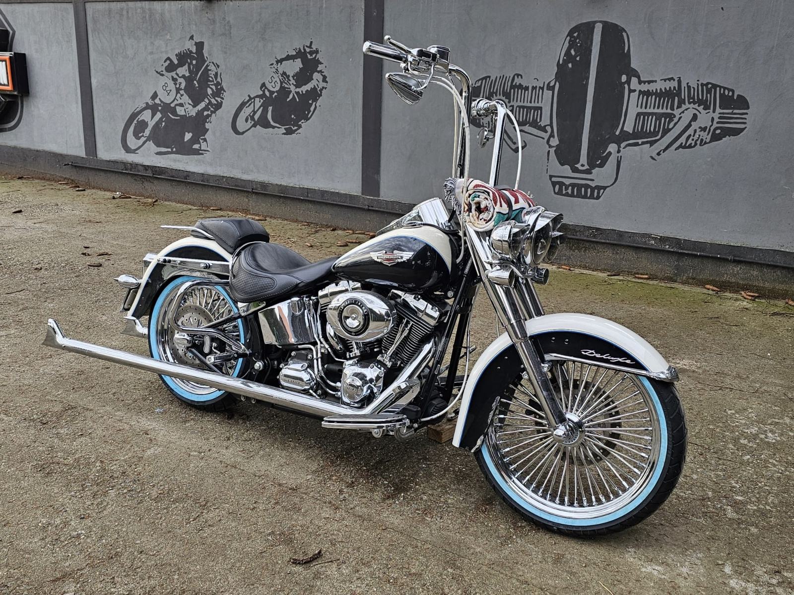 Harley Davidson CHICANO SOFTAIL DELUX 1690 cm3, 2012 god.