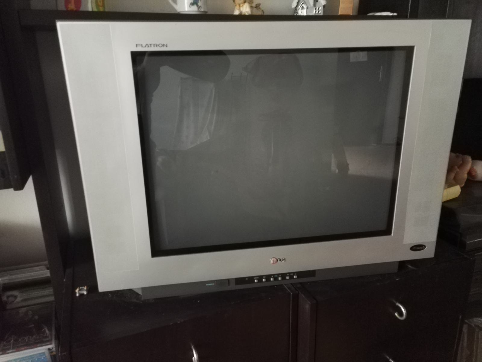 LG televizor flatron