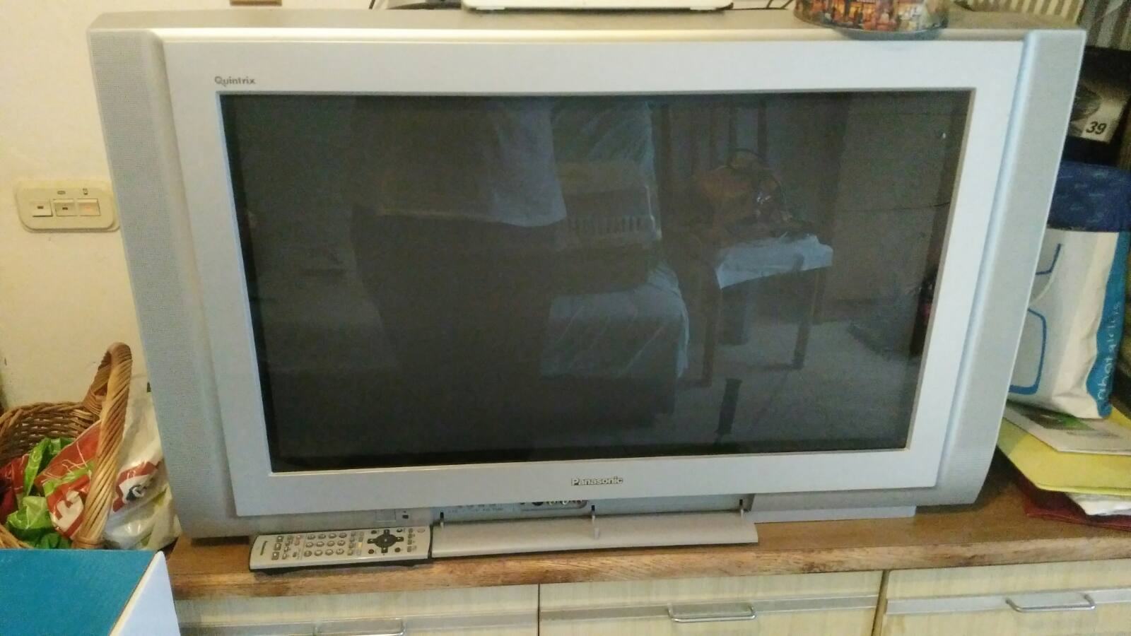 PANASONIC TV QUINTRIX