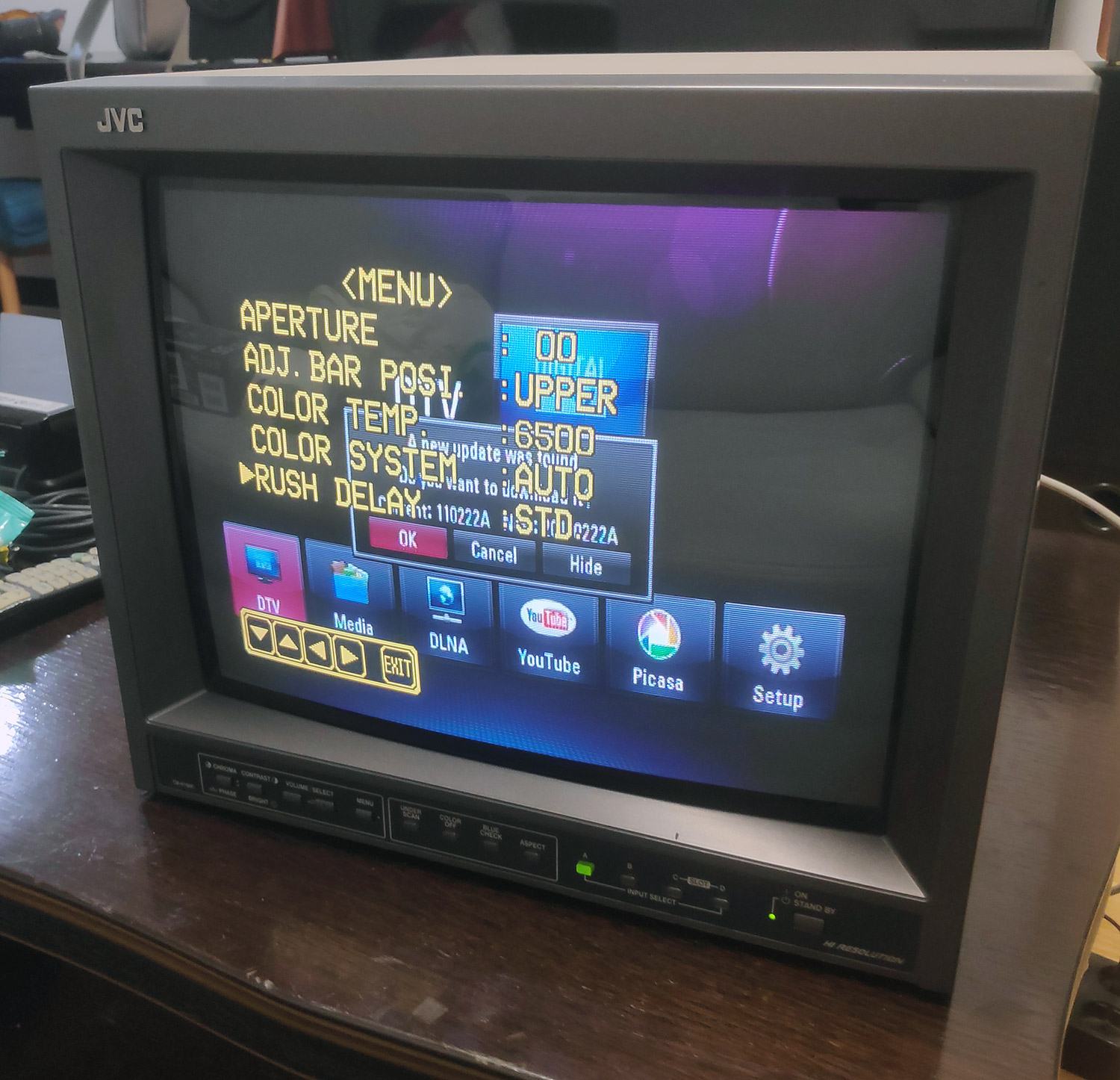 Profesionalni CRT video monitor JVC TM-H150CG za video nadzor , gaming